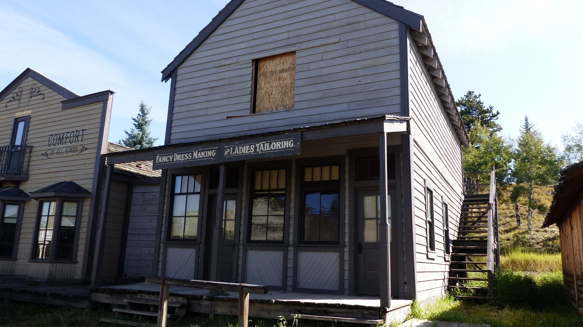 Locations Hub - CL Ranch - Western Town