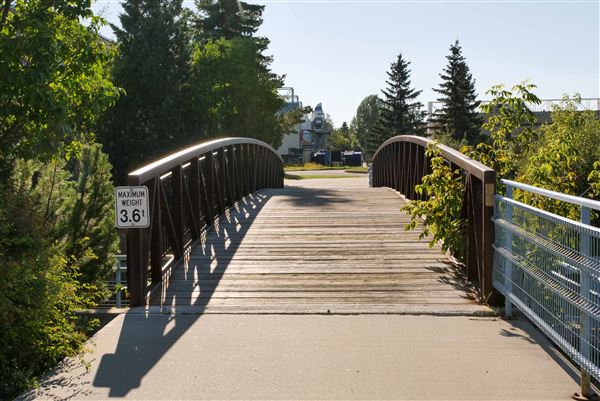 Locations Hub - Broadmoor Lake Park