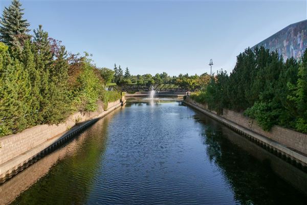 Locations Hub - Broadmoor Lake Park