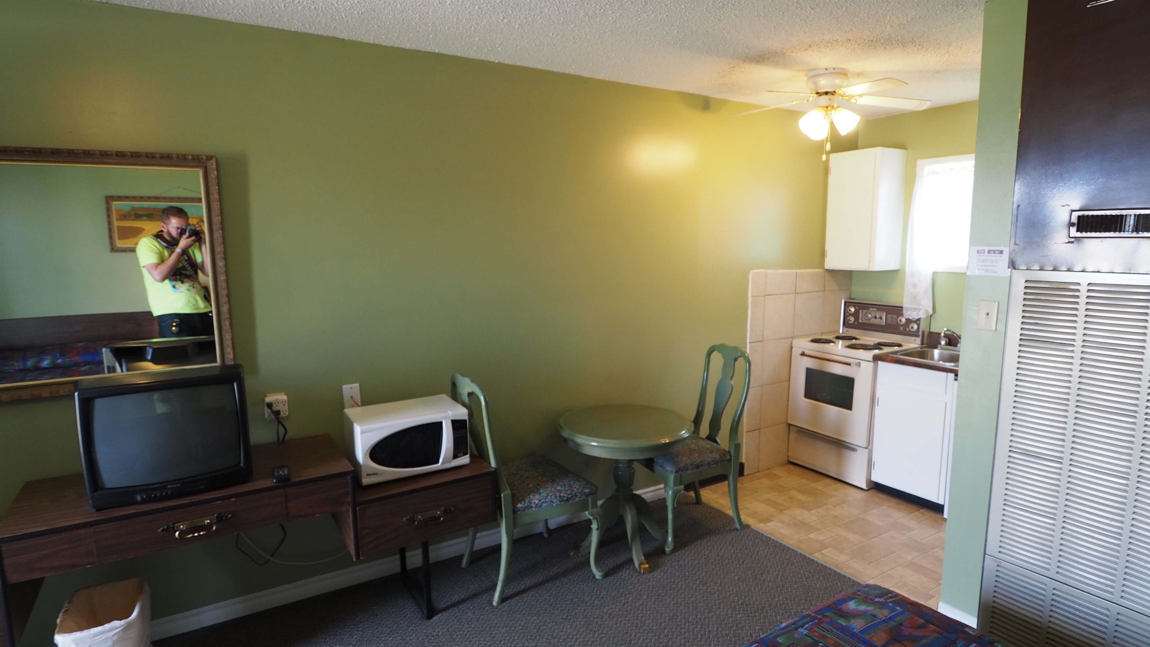 Locations Hub - Double D Motel