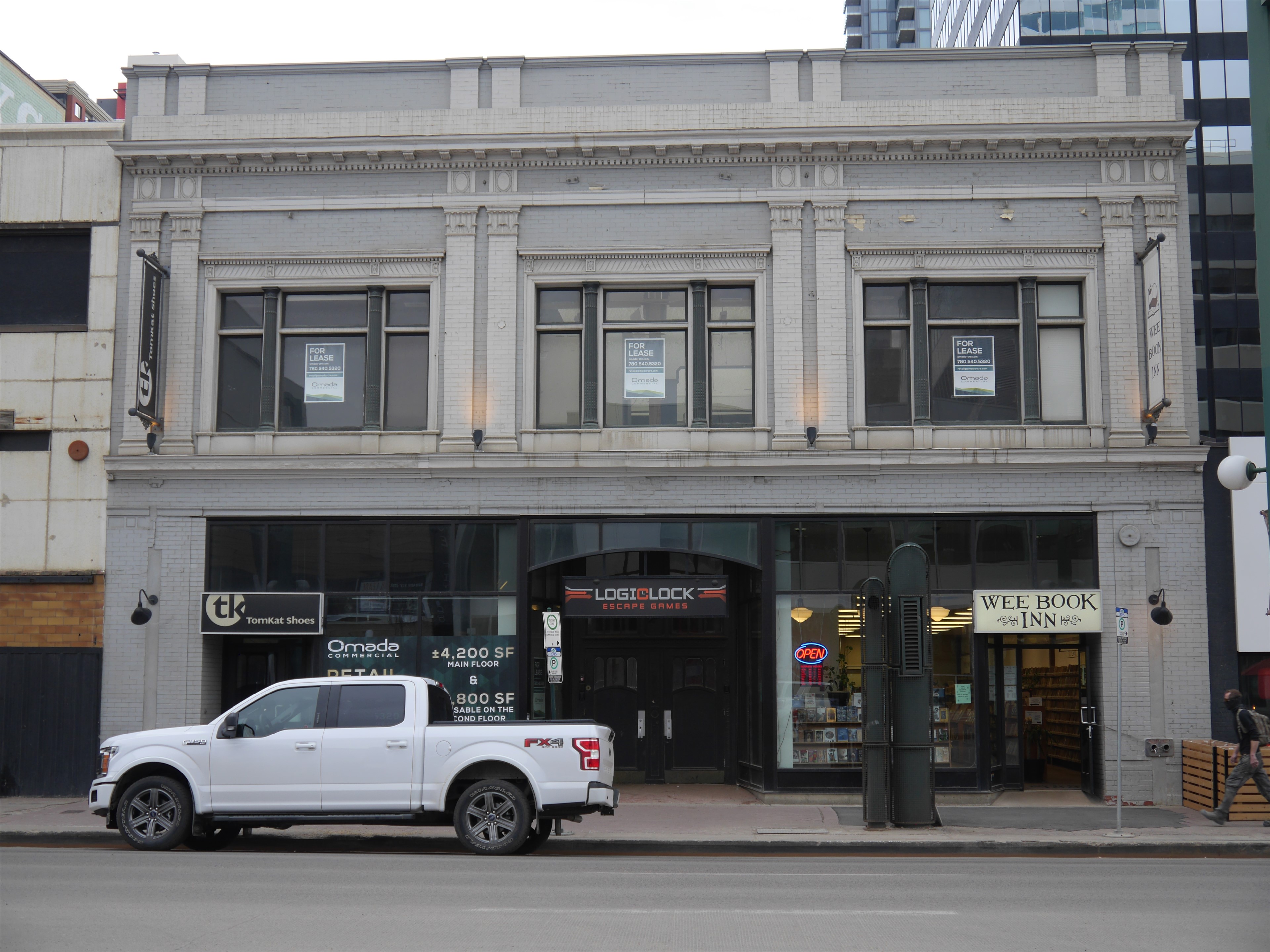 Locations Hub - Wee Book Inn (Jasper Ave)