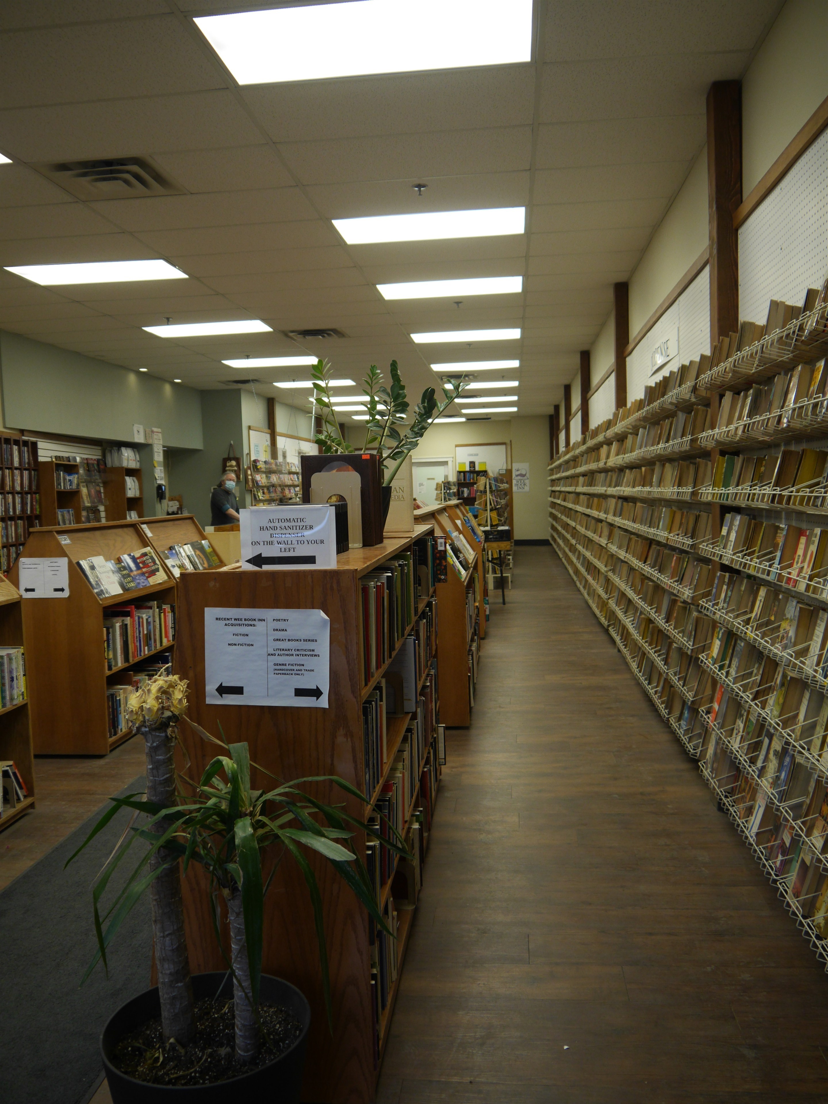 Locations Hub - Wee Book Inn (Jasper Ave)