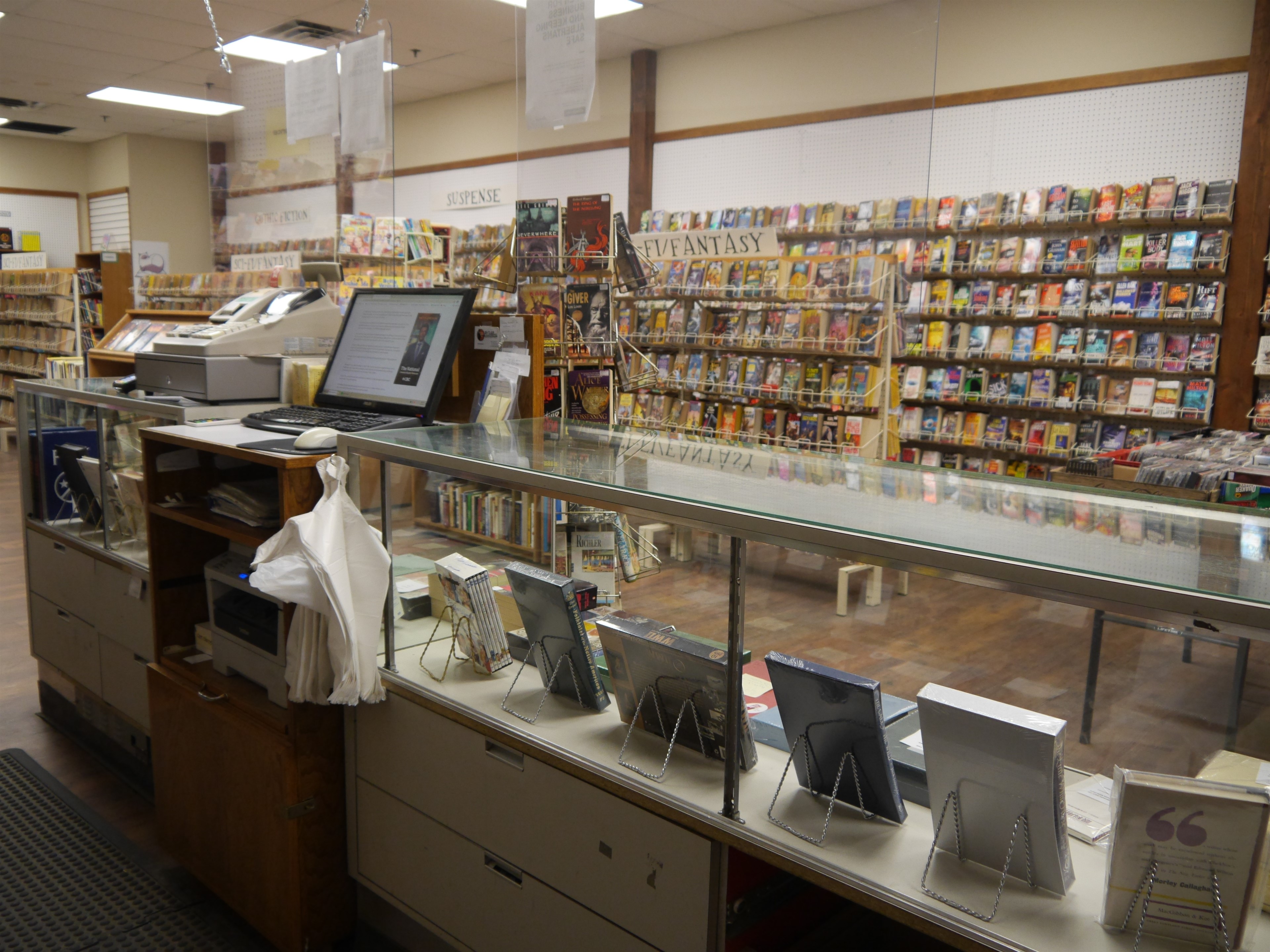 Locations Hub - Wee Book Inn (Jasper Ave)