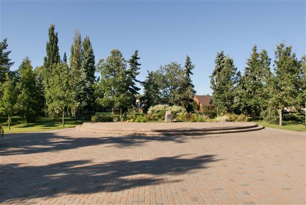 Locations Hub - Broadmoor Lake Park